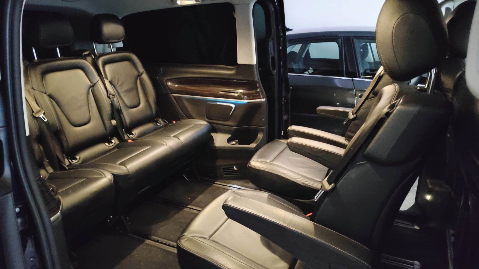 Athens Vip Transfers – Experience the Ultimate in Luxury Chauffeur Services
